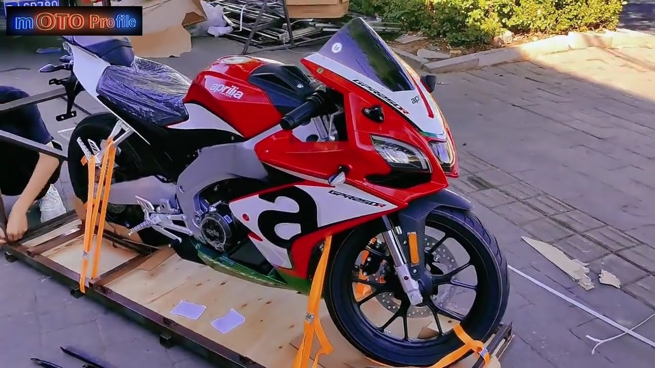 Unboxing 2023 Aprilia GPR 250 - YouTube