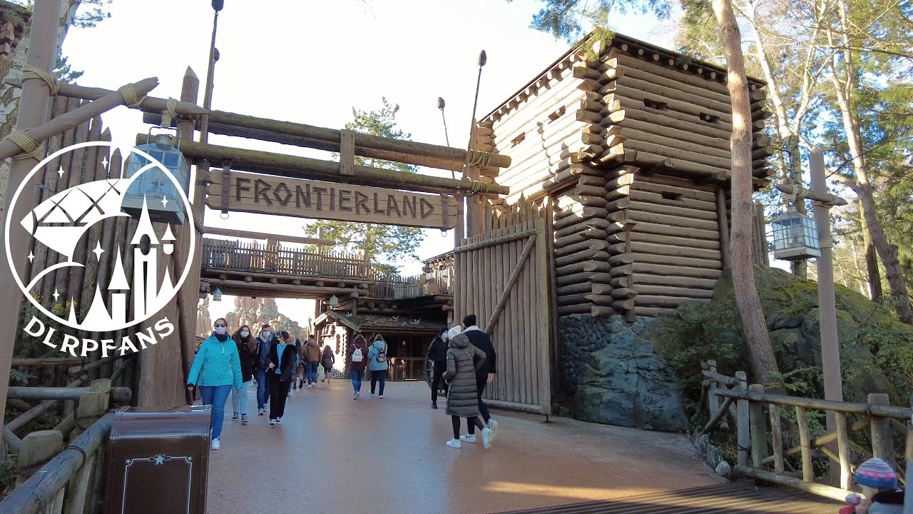Frontierland Disneyland Entrance