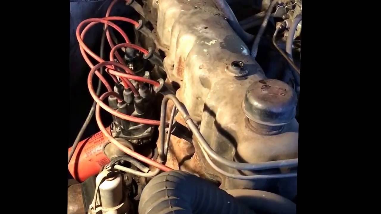 1966 Jeep Wagoneer 232 engine running for 1st time after sitting in a ...