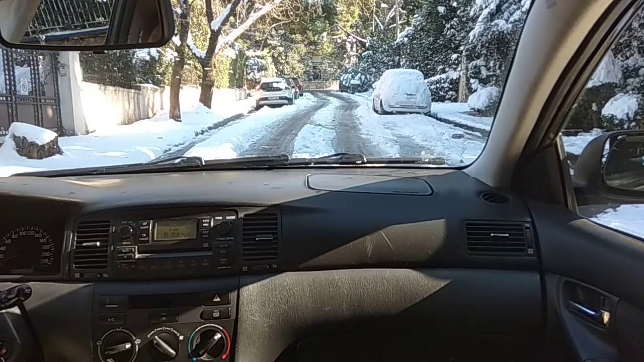 Toyota Corolla D-4D driving snow day - YouTube