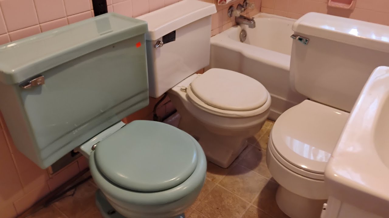 YT FIRST three toilets next to each other in a bathroom - YouTube