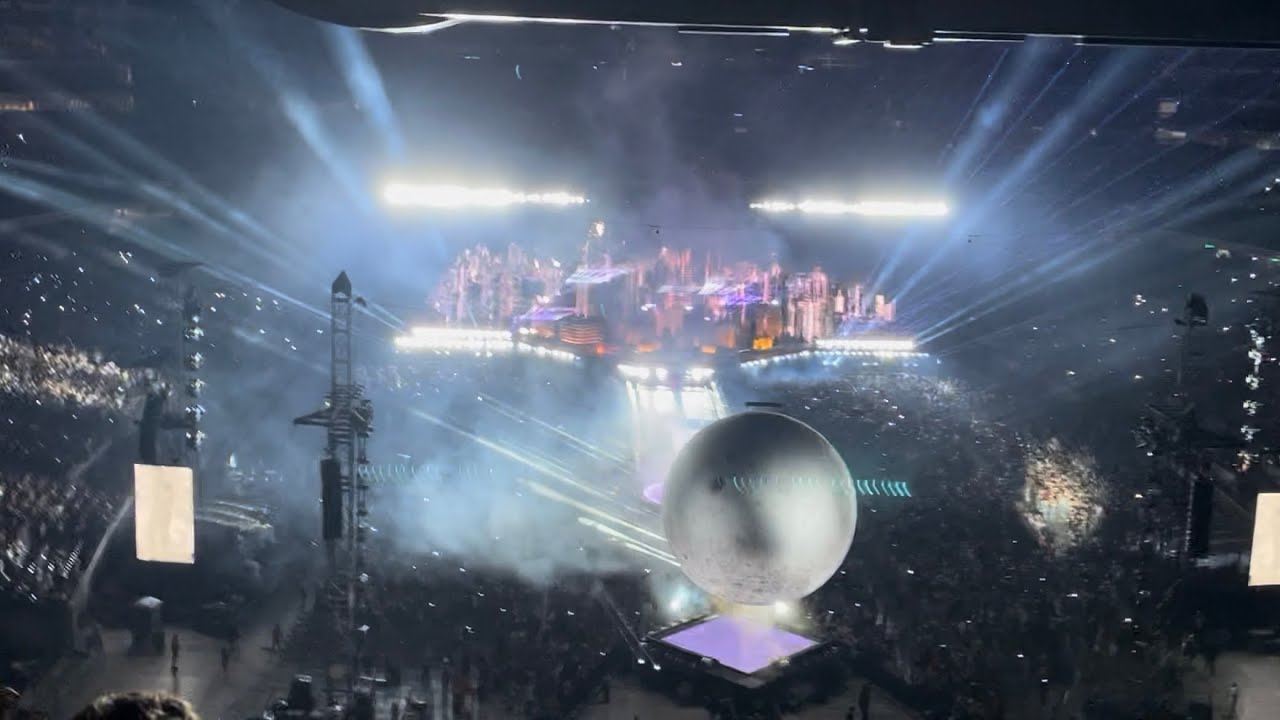 The Weeknd Blinding Lights live at MetLife Stadium 7/16/2022 #TheWeeknd ...