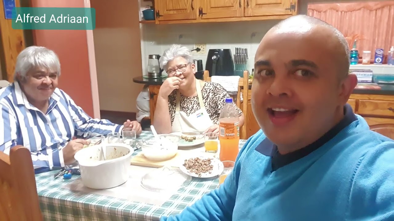 Hoender Nekkies - YouTube