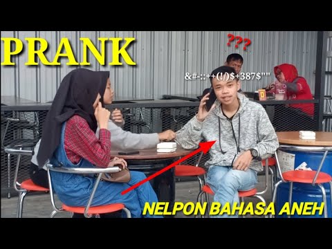 PRANK NELPON PAKE BAHASA ANEH DI DEPAN ORANG LAIN , | AUTO NGAKAK 😂 - YouTube
