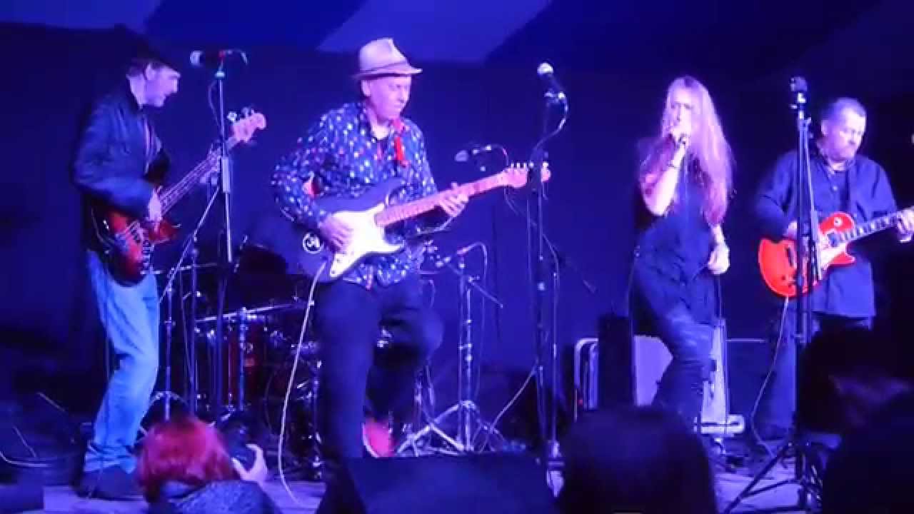 Tim Hain & Alan Glen feat: Ali Maas - Further On Up The Road - YouTube