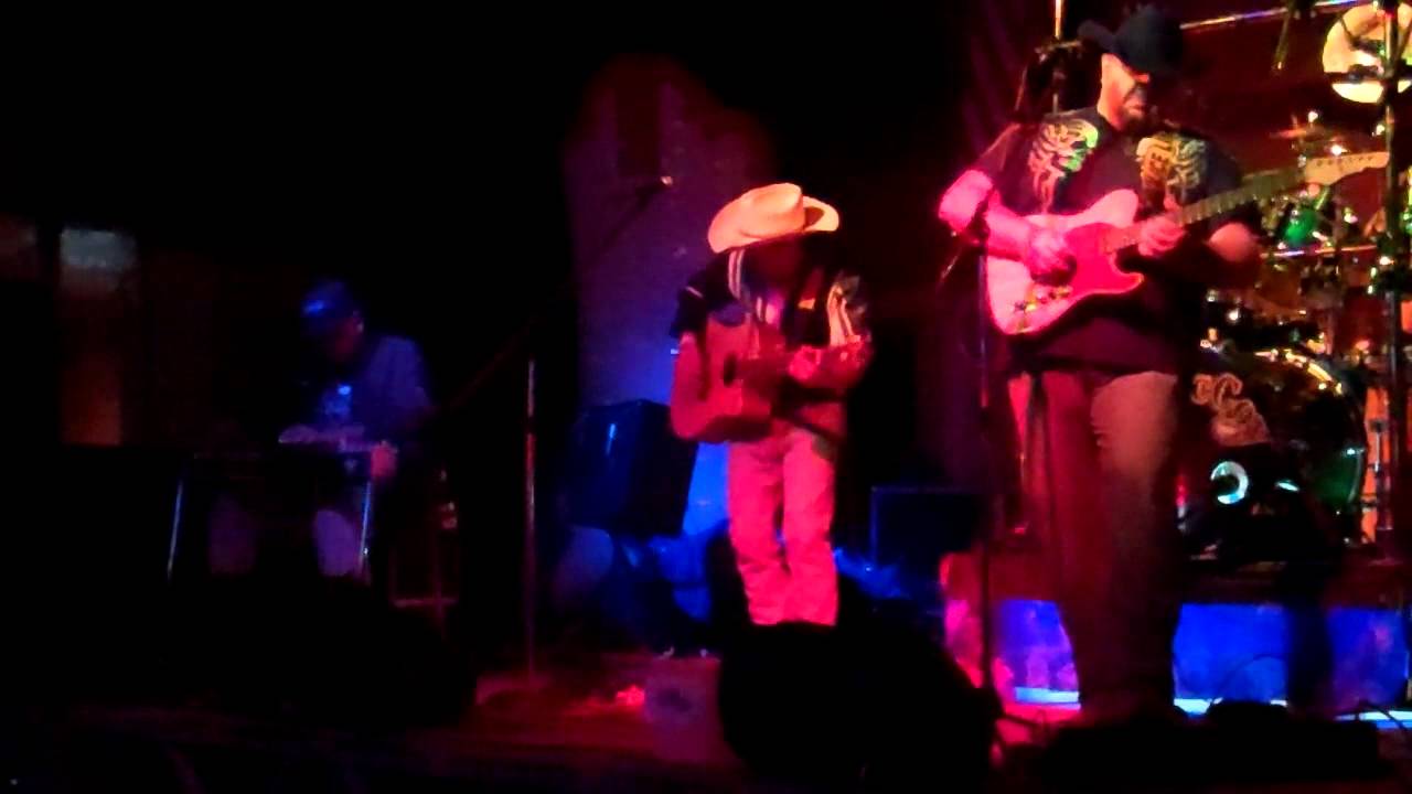 JJ McCoy Performance Short Clip at Porkys Roadhouse - YouTube