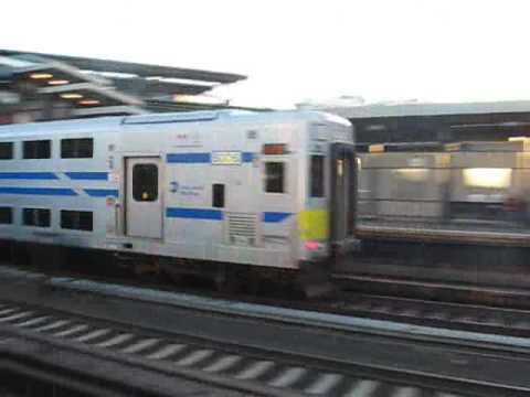 Long Island Railroad GM DE/DM30 locomotive @ Woodside - YouTube