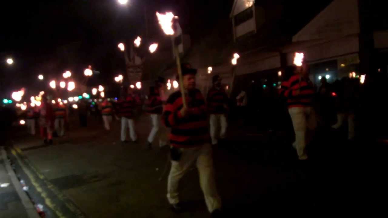 Hailsham Bonfire Torch Procession and Fireworks 2013 - YouTube