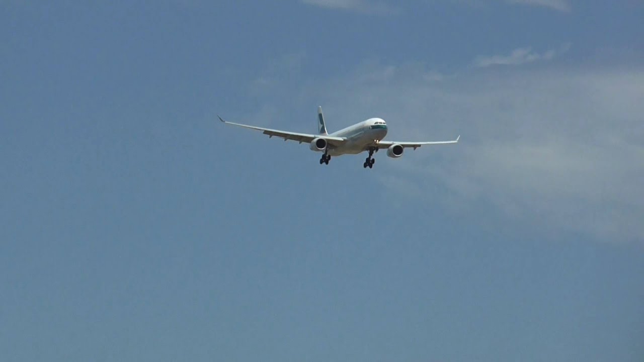 CX104 A330-300X Cathay Pacific Arrival Melbourne Airport YMML ...