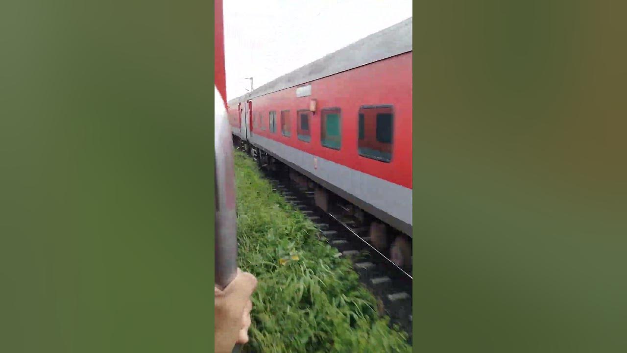 High Speed TVC bound Netravati Exp meet LTT bound Netravati Express - YouTube