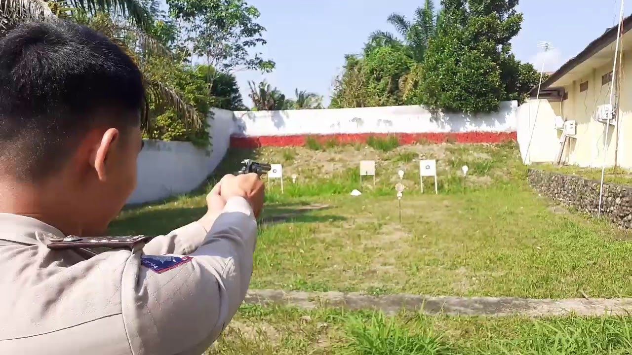 Latihan Menembak - YouTube