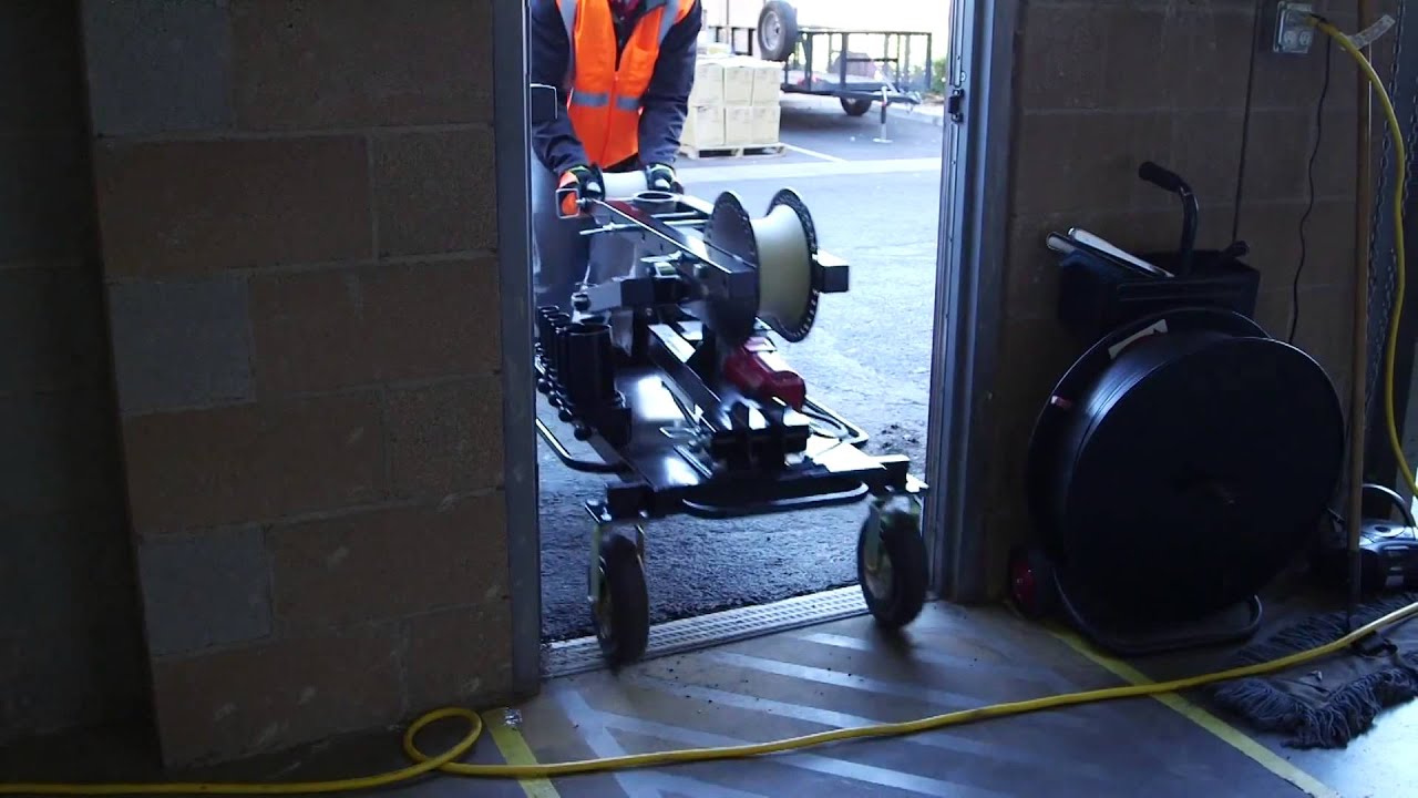 Southwire's MAXIS® 10K Cable Puller - YouTube