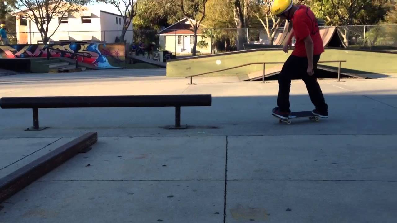New trick (big spin front board) - YouTube