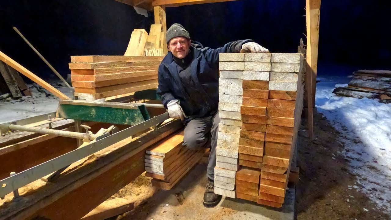 Cutting Lumber For BEGINNERS // Erik's FIRST TIME Solo On The Sawmill ...