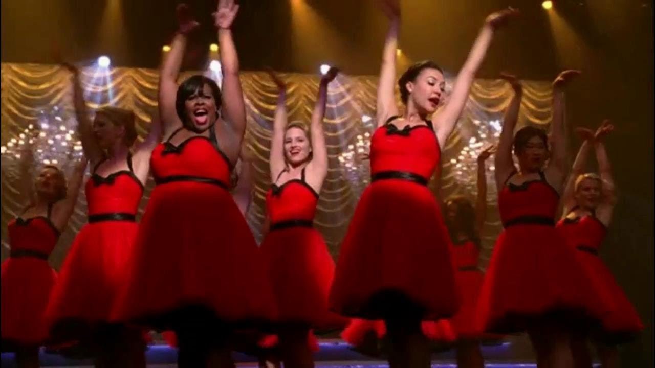 Glee - Edge of Glory (Full Performance) - YouTube