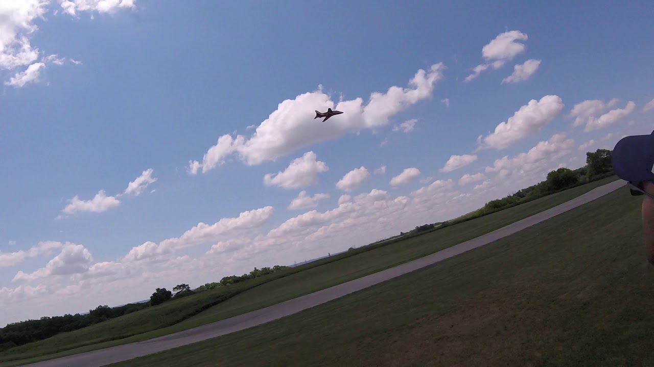 Sebart Mini BAE Hawk Maiden - YouTube