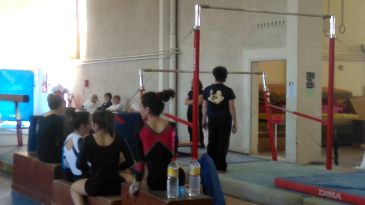 Emilie verbeek au barre 2016 - YouTube