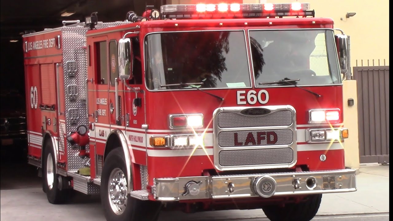 LAFD Engines 60 and 86 responding - YouTube