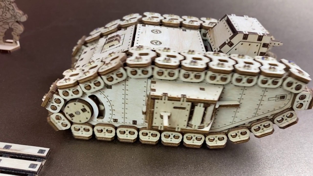 Radio-controlled tanks DSP-1 and DSP-2. - YouTube