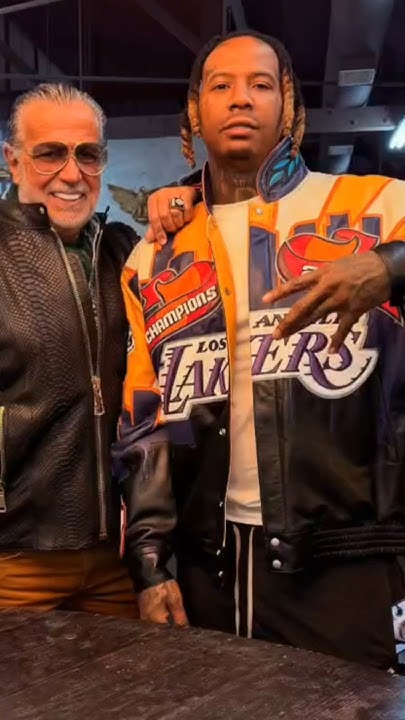 Moneybagg Yo Gets Jeff Hamilton Signed Lakers NBA Jacket While In Los Angeles #moneybaggyo - YouTube