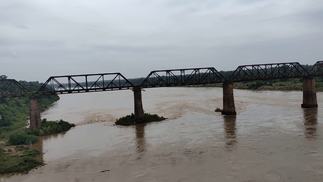 DAMODAR NADI OVERFLOW DURING RAIN - YouTube