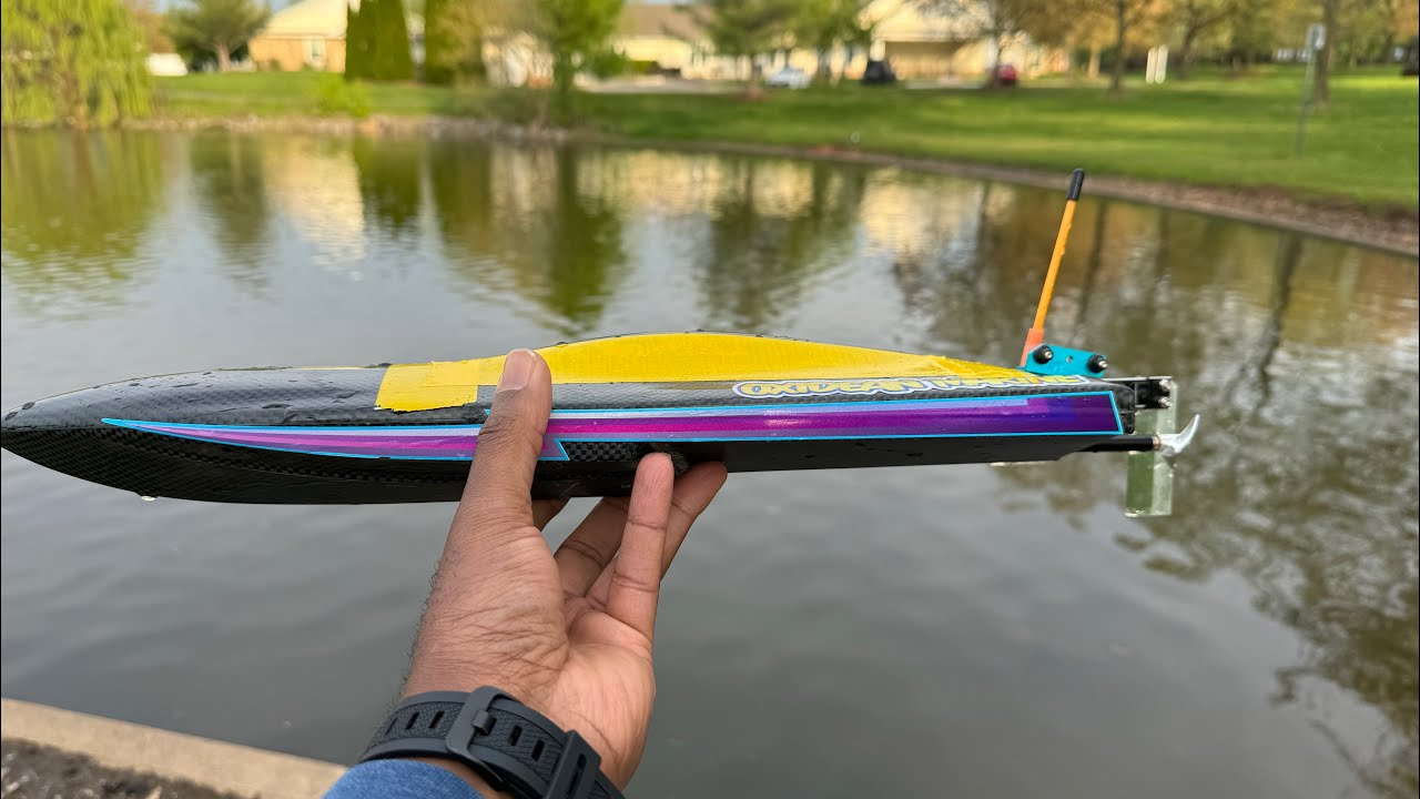 Fastest mini boat on the water. #minidom #udrc #rcboat - YouTube