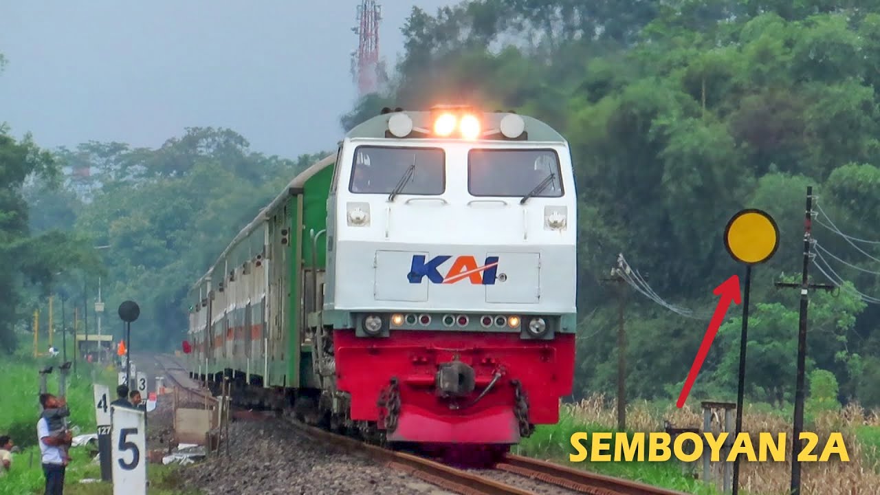 SEMUA KERETA API YANG MELINTAS DISINI TERKENA SEMBOYAN 2A DAN HARUS ...