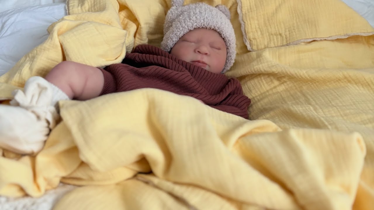 Reborn Babies & all the Blankets 🧡😛🎀 - YouTube