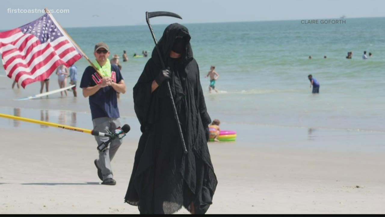 Florida attorney dresses like Grim Reaper to bring COVID-19 awareness ...