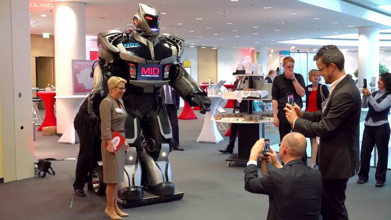 NOX the Robot auf dem MID Kongress - YouTube