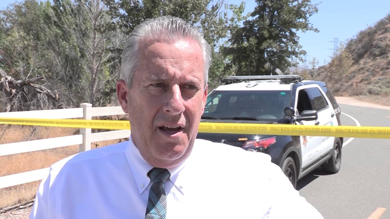 Detective Steven Lankford briefs on body found near Valencia bike trail ...