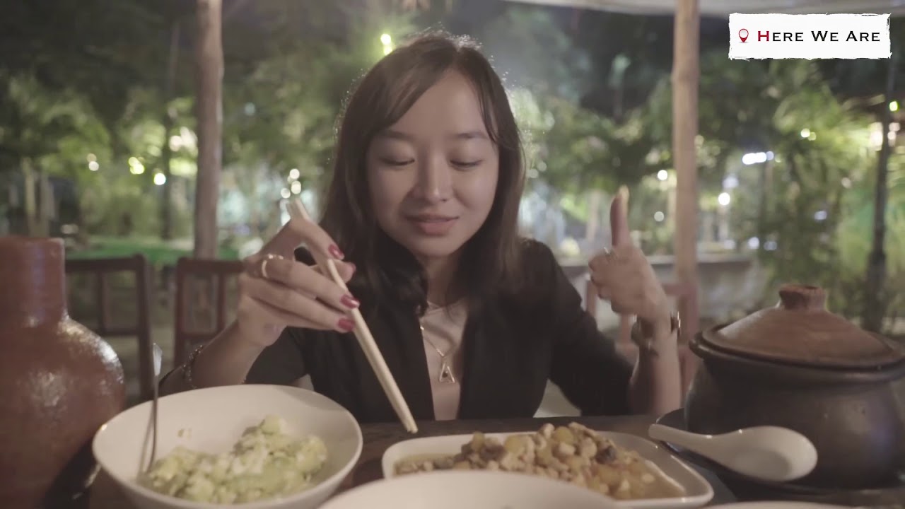 Here We Are Food Tour - Vista Do Rio Kayan Traditional Restaurant ...