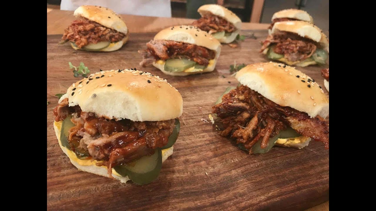 Receta de hoy: sándwich de bondiola y ensalada de papa - YouTube