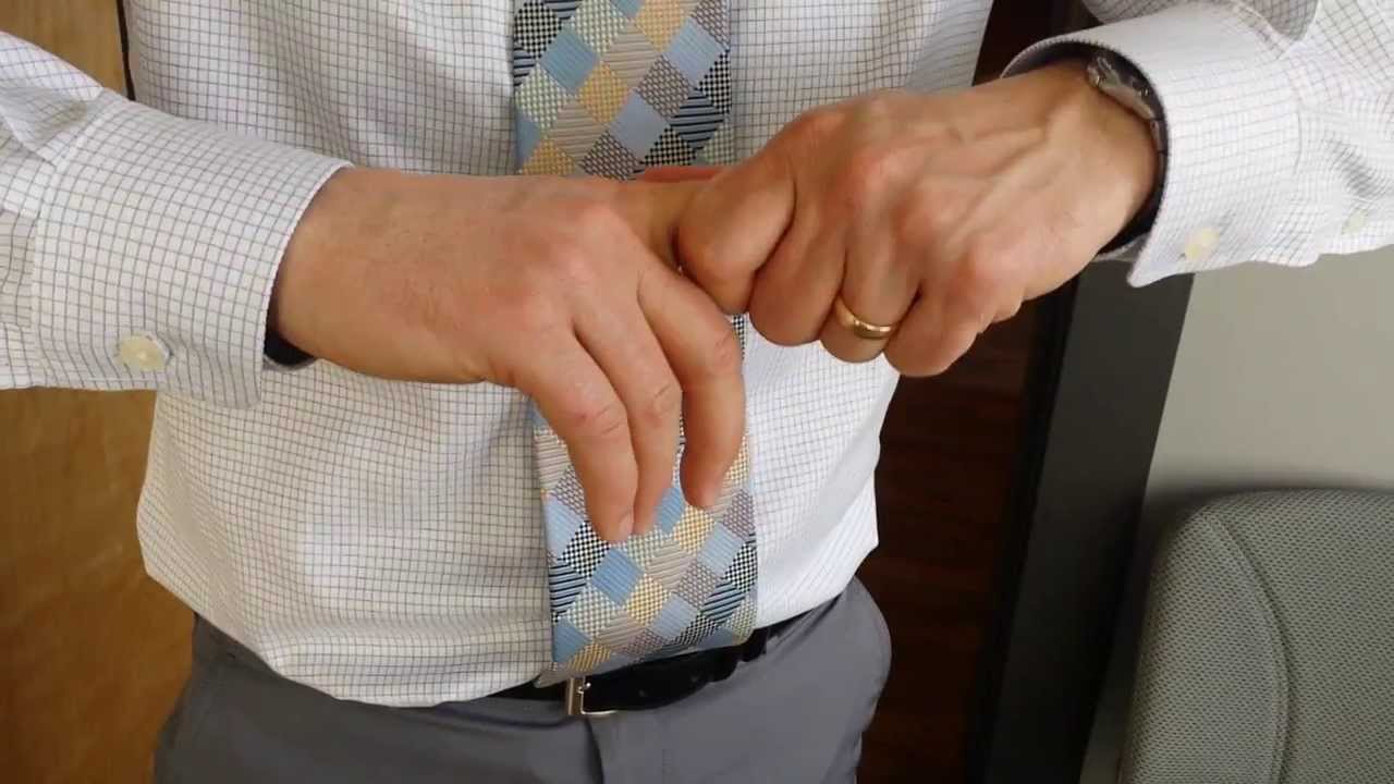 The knuckle cracker - YouTube