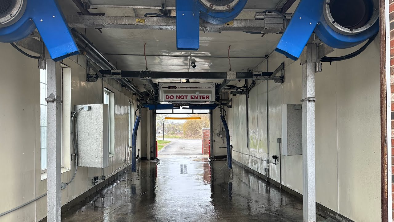 Outside View: TERRIBLE Belanger Vector Rapid Wash || Williamsburg Car ...