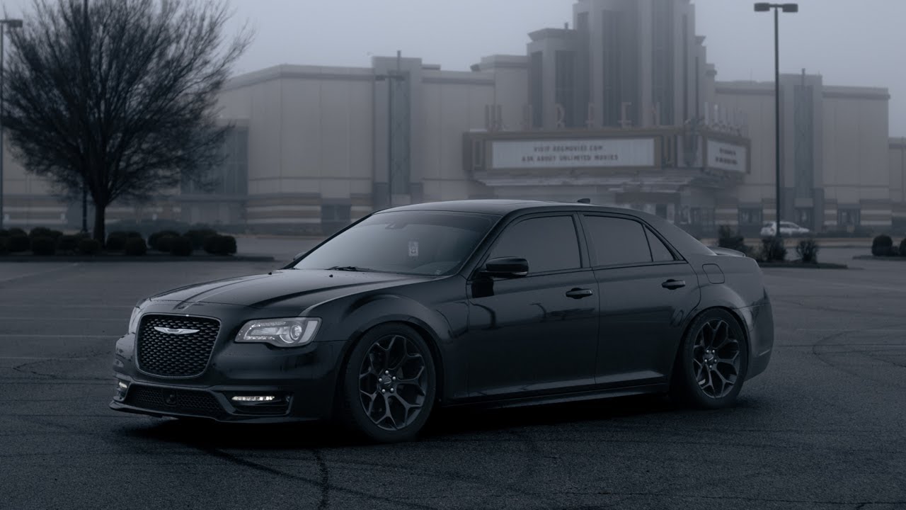 Lowered Chrysler 300s Goes To The Cinema - YouTube