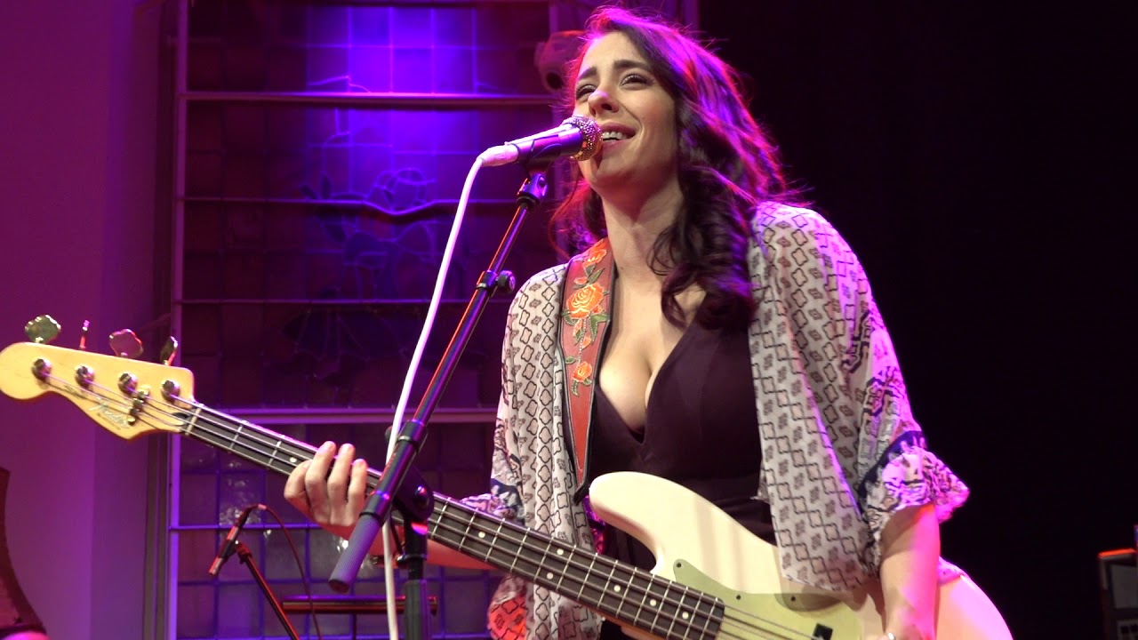 Danielle Nicole Hot Spell Live @ Vanslag Netherlands 2019 - YouTube