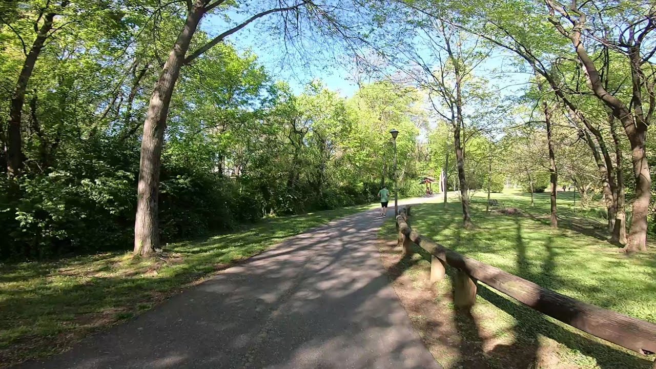 30 minute virtual running at Custis Trail with happy music mood - YouTube