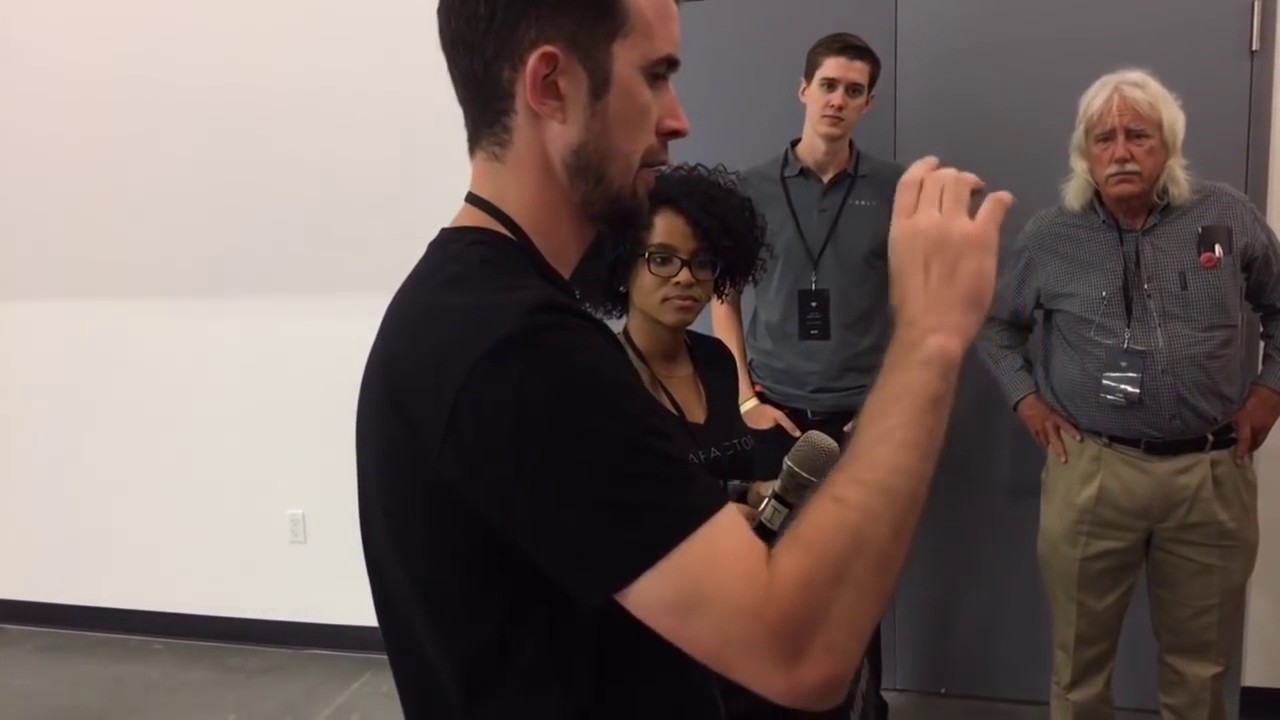 Tesla's new 2170 battery cell - YouTube