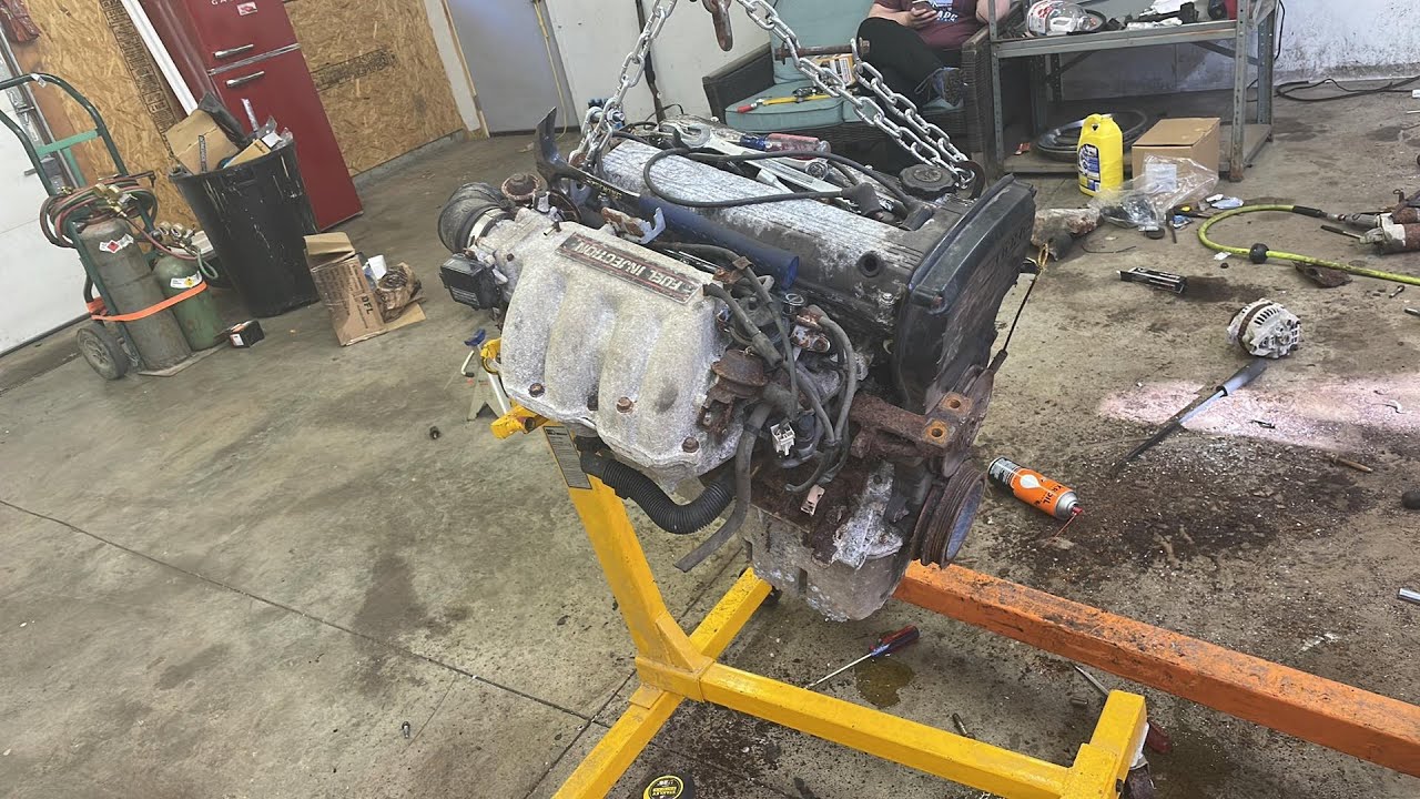 Escort BP tear down, with pry bars and hammer 1 - YouTube