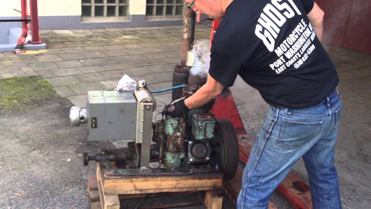 Seffle hot bulb engine - YouTube