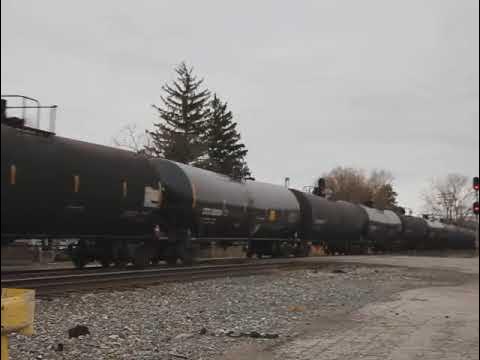 #12/22/18 A CSX EB Train Mixedfreight Leading With BNSF Solo 1 BNSFs 9059 CN Solo 1 CNs 2576 ...