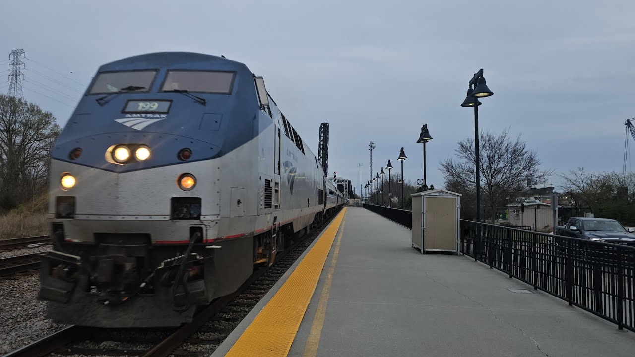 Amtrak 141 pulling in 2 hours late - YouTube