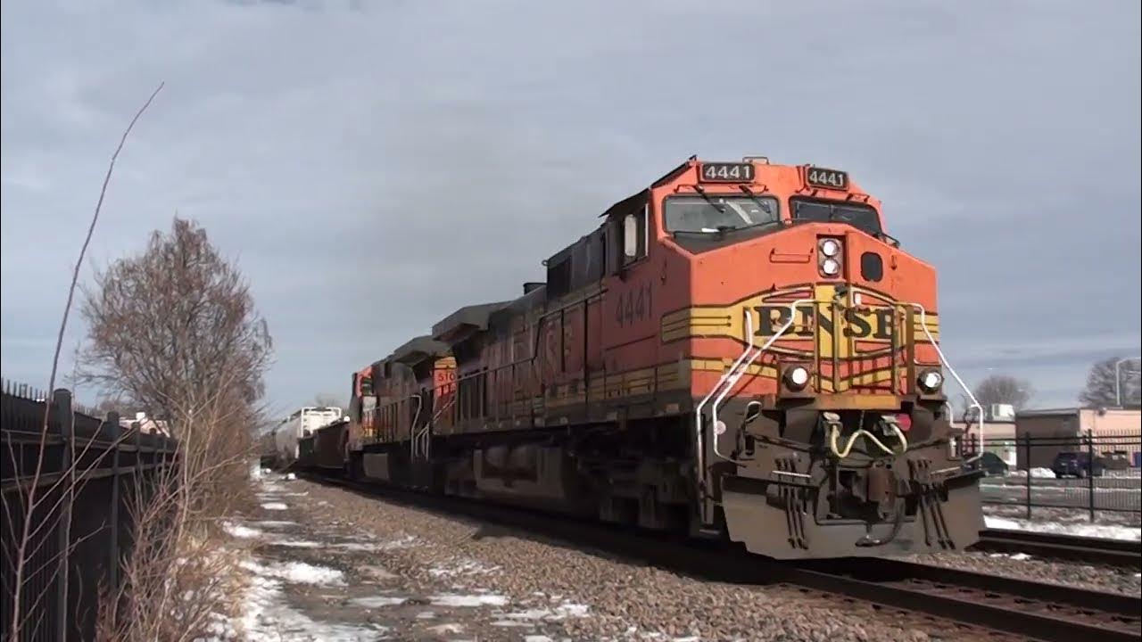 BNSF #4441 Leads WB Mixed Freight. Olathe, KS 1/17/22 - YouTube