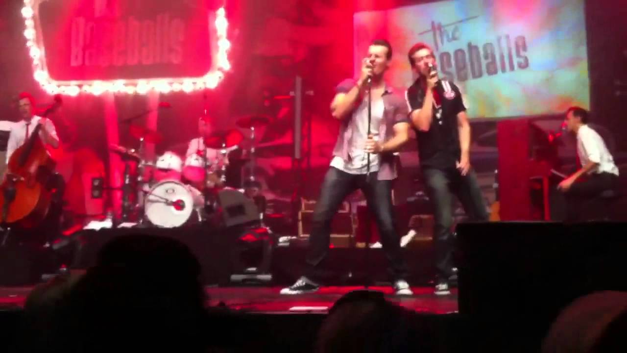 The Baseballs live in Wien - YouTube