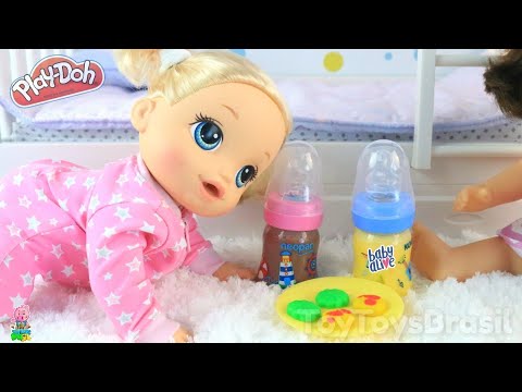 Minha Boneca Baby Alive Megan e Maitê Tomam Mamadeira e Brincam com Massinha de Modelar Play Doh