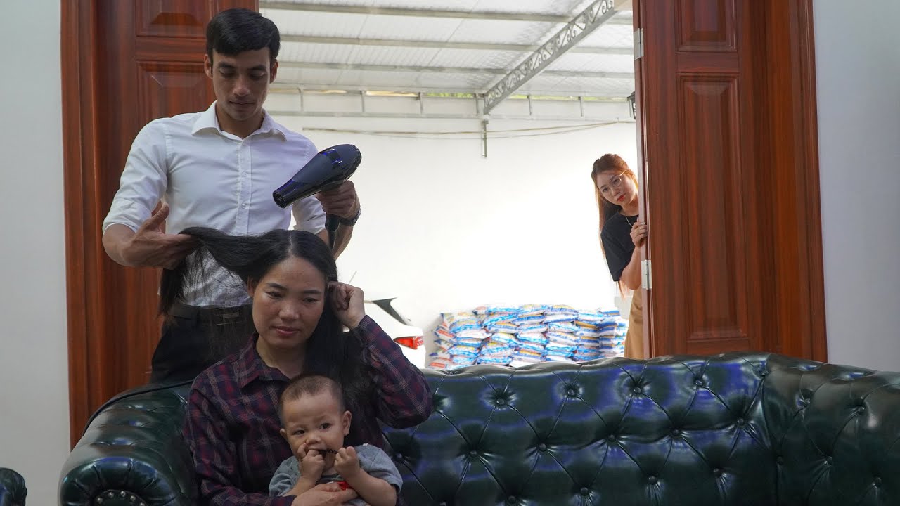 Alex took Tieu Lan to find a new job - Receiving a meaningful gift ...