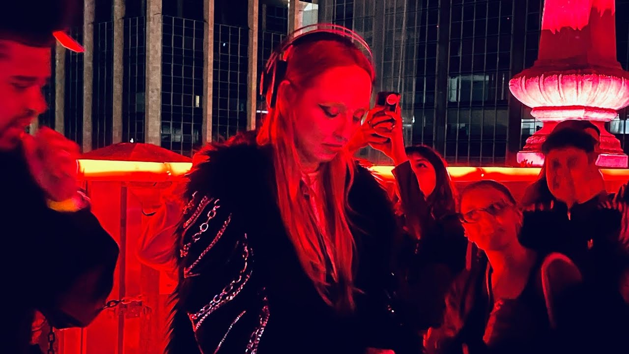 Clara Maya DJ set at Martinelli - Baile Funk Edits - YouTube