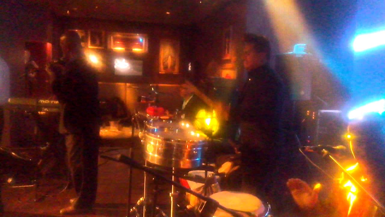abel timbal en hard Rock cafe de blue mall descarga 2 - YouTube