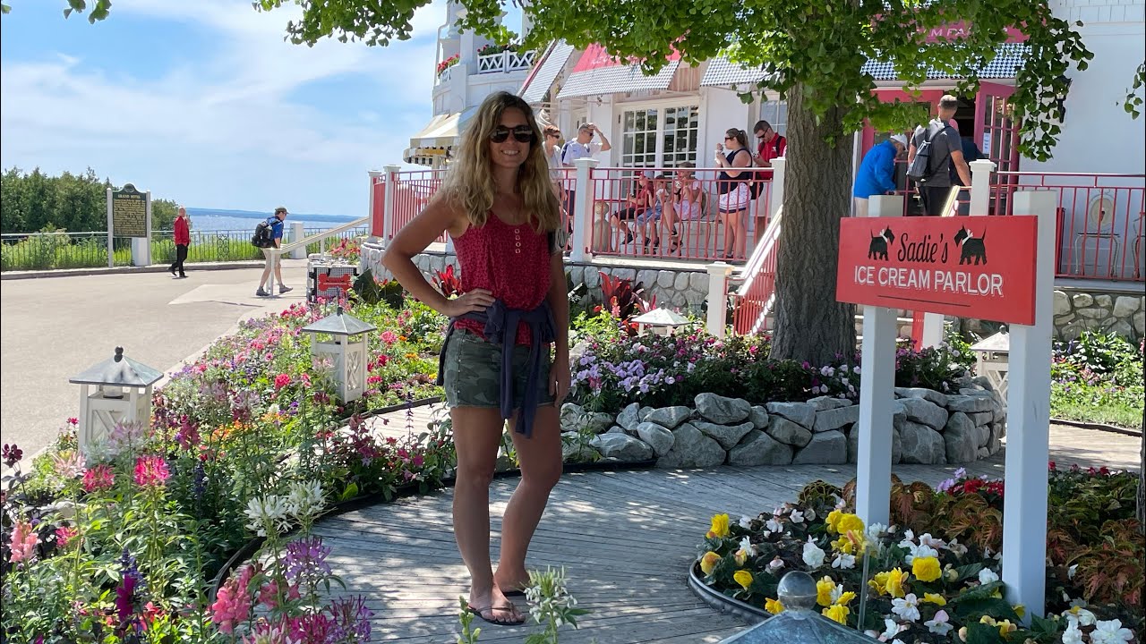 Happy 4th from Mackinac Island! 🇺🇸 tour of the gardens! Thanks Jack ...
